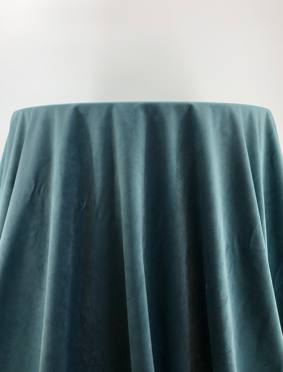 Ocean Blue Velvet Tablecloth – Affordable & Luxury Event Rentals