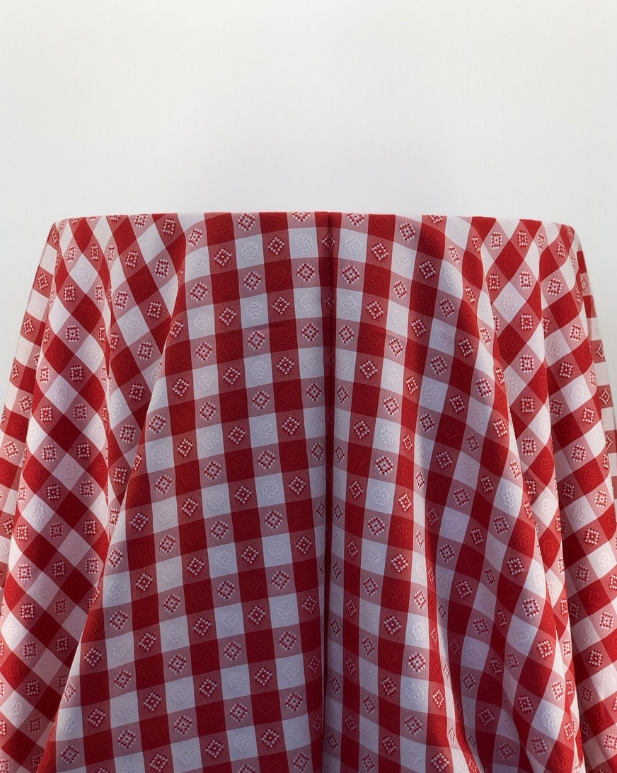 Red/White Gingham Tablecloth – Affordable & Luxury Event Rentals